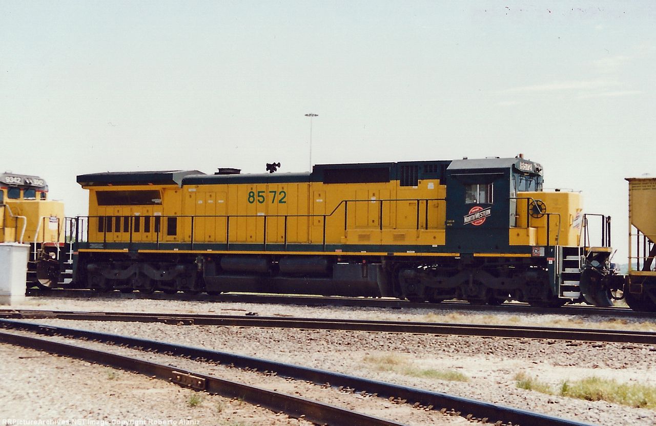 CNW 8572